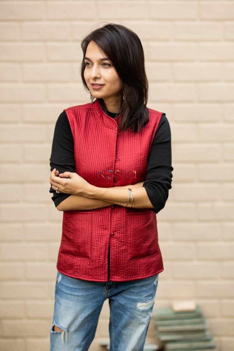 Buy Excellent SJ18 Carnation Red And Blue Silk Half Jacket Online | Kusvaa