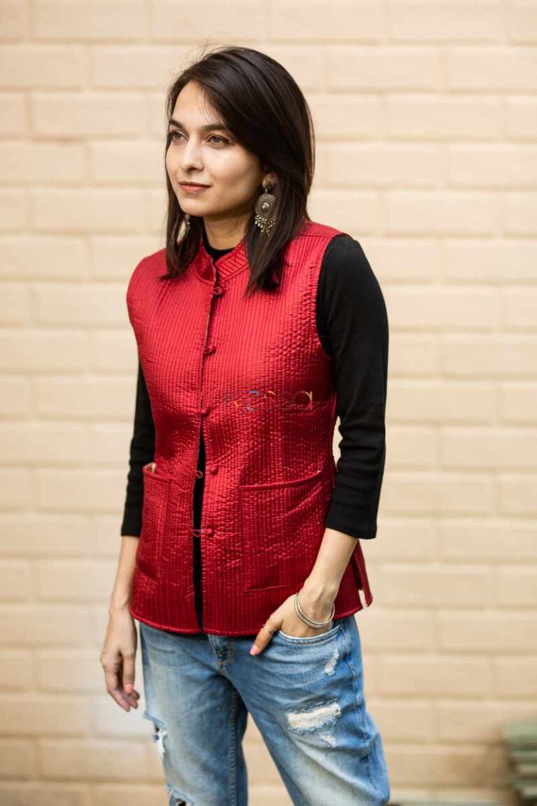 Buy Excellent SJ18 Carnation Red And Blue Silk Half Jacket Online | Kusvaa