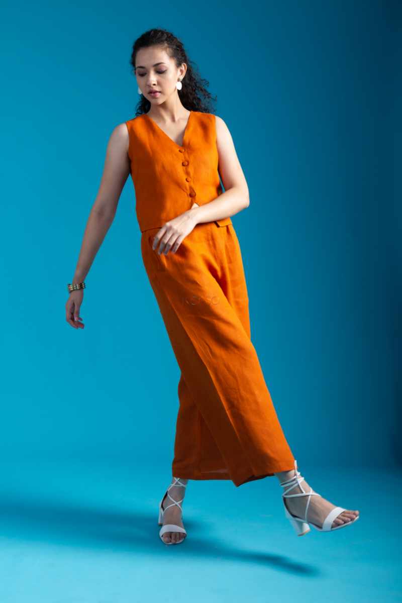 Buy Graceful WS937 Indeera Linen Kurta Dupatta Set Online | Kusvaa