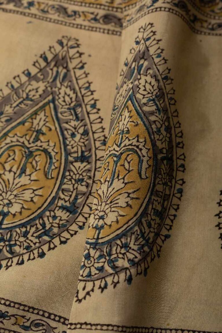 Buy Glorious CHDU35 Elzina Sariyah Assam Silk Stole Online | Kusvaa