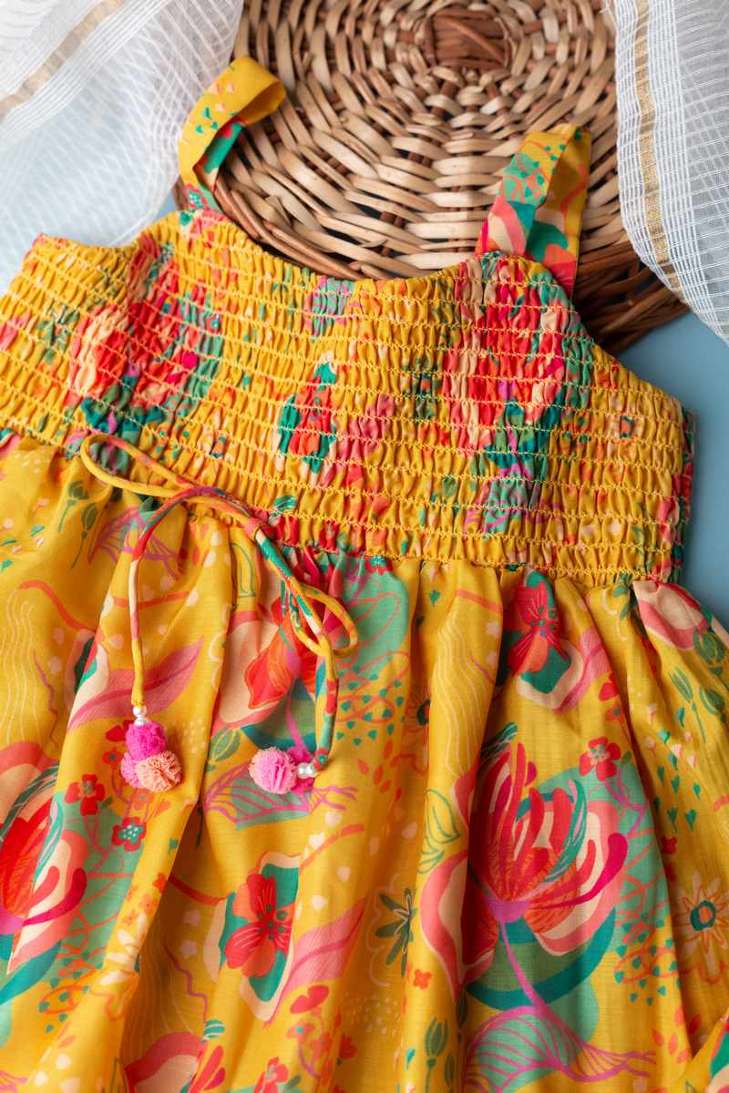 Buy Beautiful GRW002 Sriyanshi Girls Kota Doriya Frock Online | Kusvaa