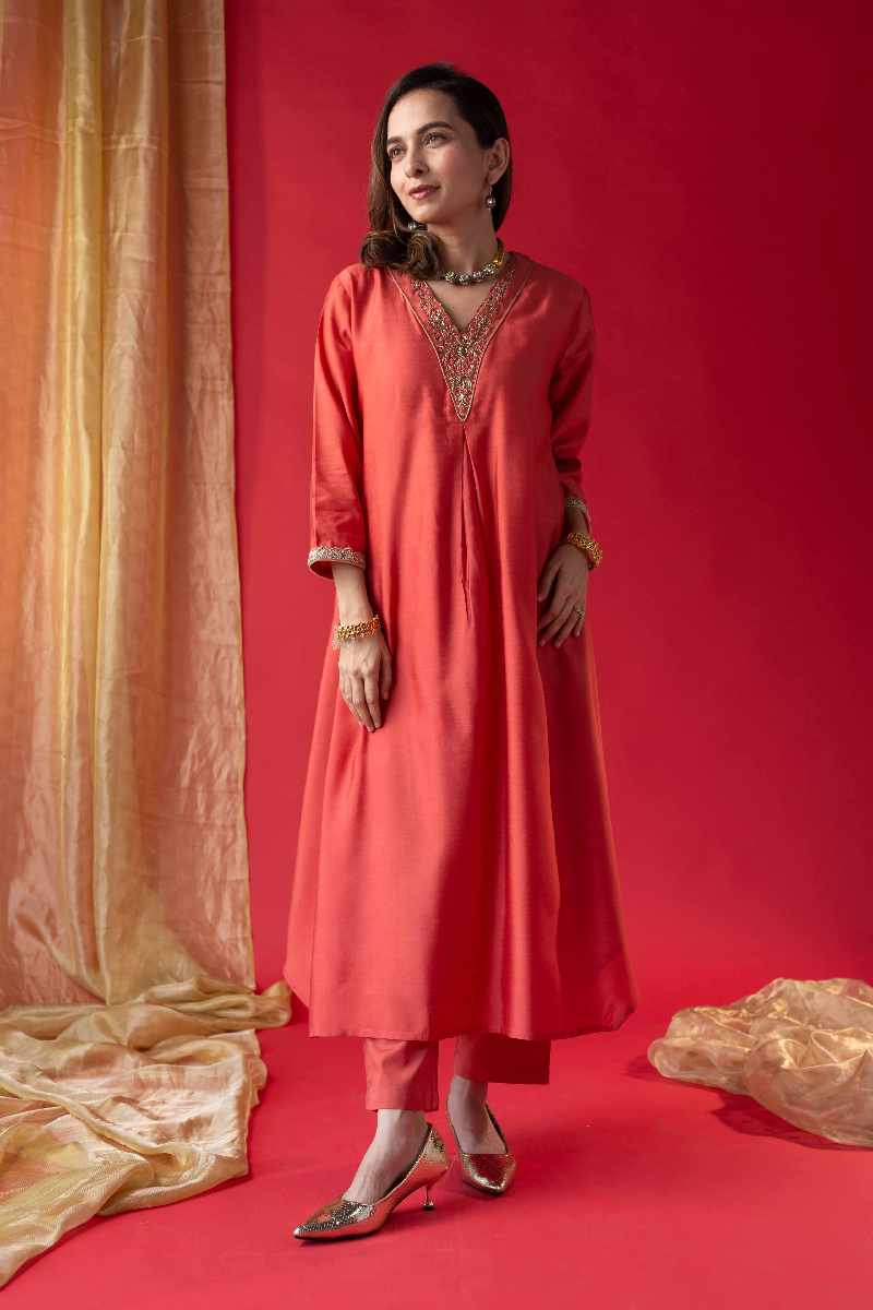 Buy Tantalizing CSS002 Veechi Chanderi Complete Suit Set Online | Kusvaa