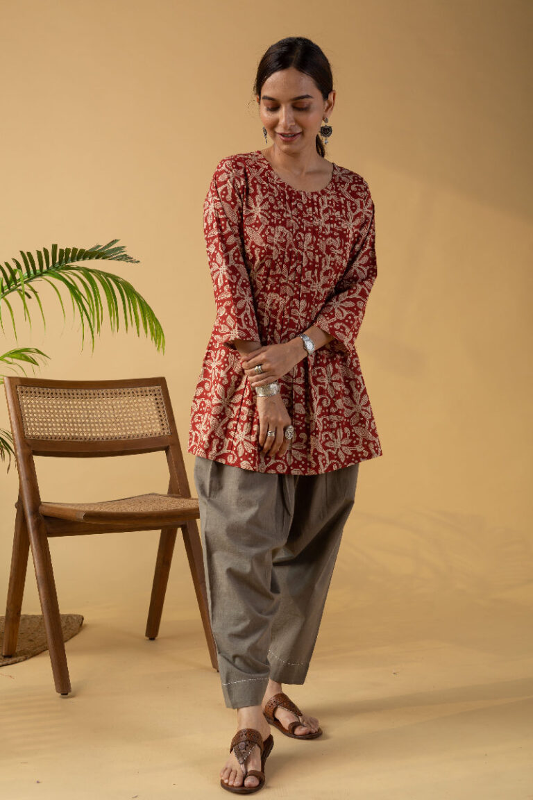 Buy Extraordinary SHK032 Lalima Cotton Short Kurti Online | Kusvaa